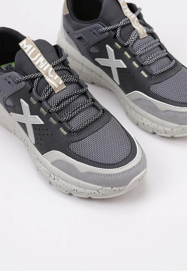 Comprar DEPORTIVAS PLANAS KAVA de la marca MUNICH para HOMBRE en color Gris online al mejor ...